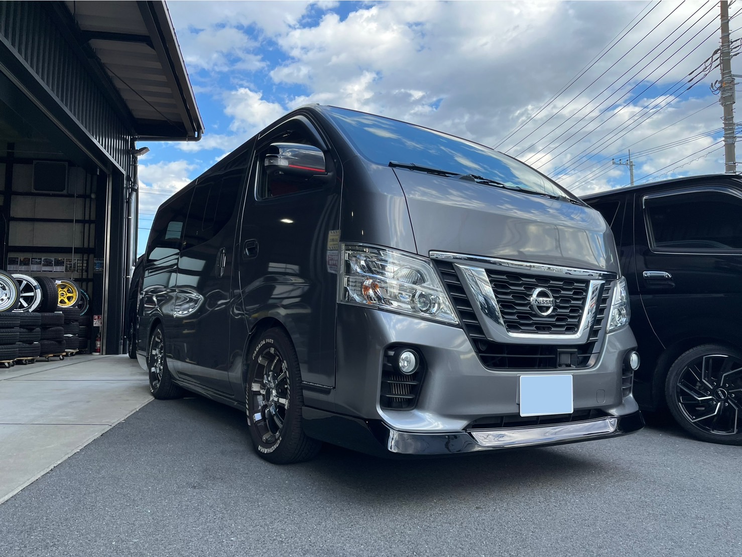 キャラバン内装、外装、足回りカスタム紹介【CRS横浜】 | 200系ハイエース・NV350キャラバン・デリカD5専門店 | カスタム・買取・カスタムパーツなら大阪、横浜、東京、名古屋のCRS